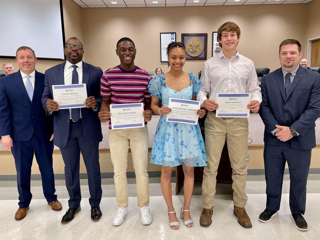 DCS announces Vals, Sals, Star Students and Teachers | DeSoto County News