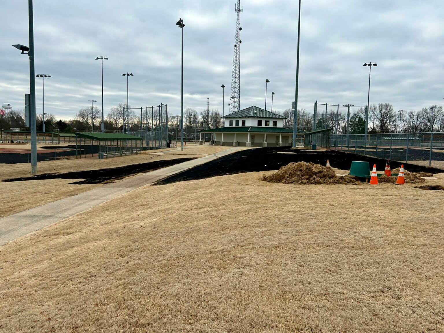 Baseball fields catch fire during fireworks show | DeSoto County News