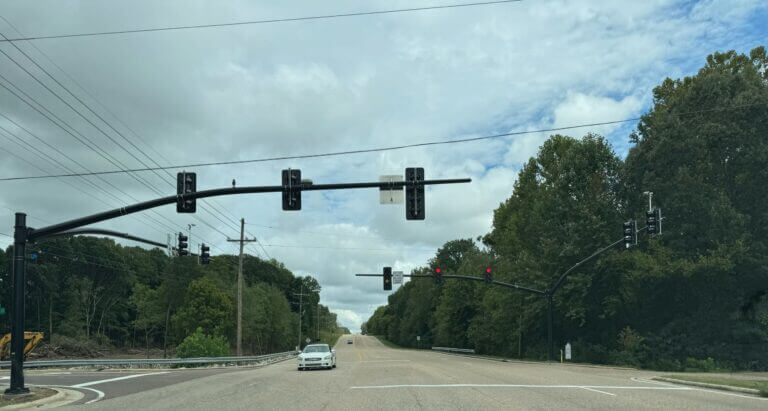 New signals erected to improve traffic flow | DeSoto County News
