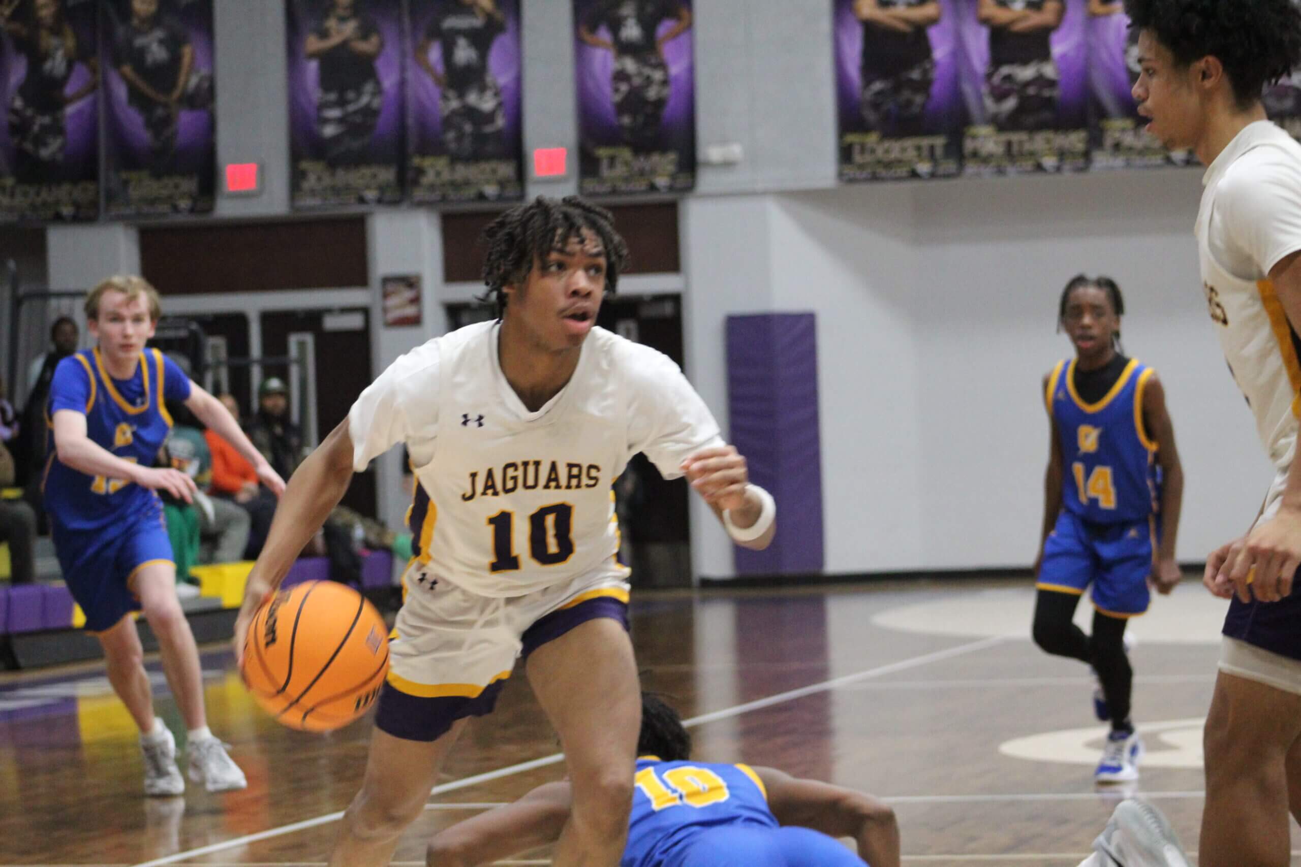 Tuesday sports page: Jaguar boys remains unbeaten in 1-7A basketball ...