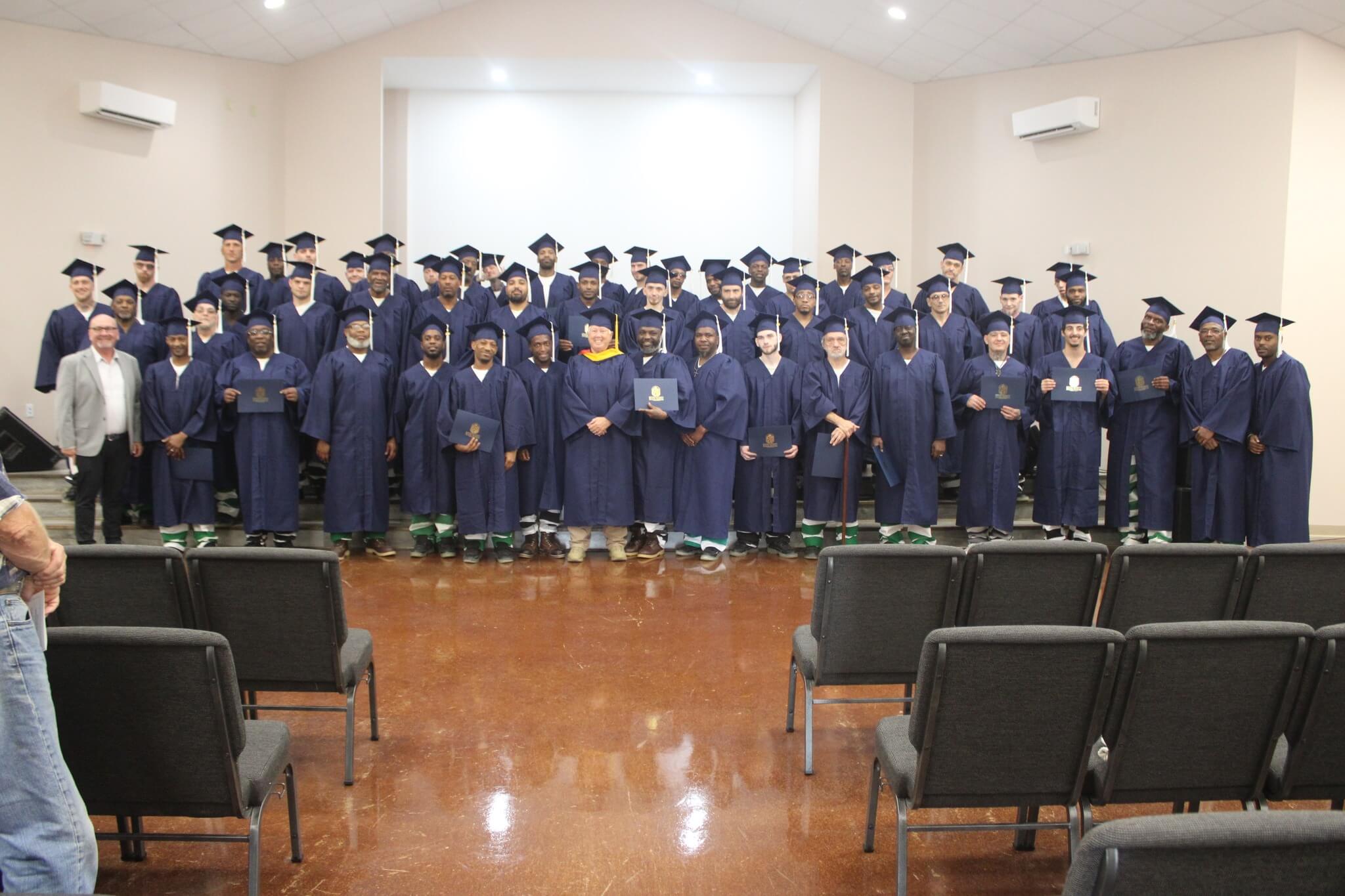 Southaven's Dodd speaks to inmate reentry academy graduates | DeSoto ...