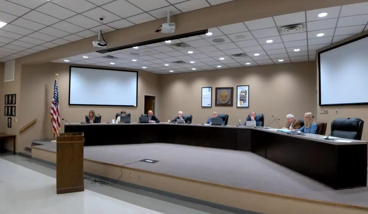 Board attorney addresses Whiteside issue to angry parents at school ...