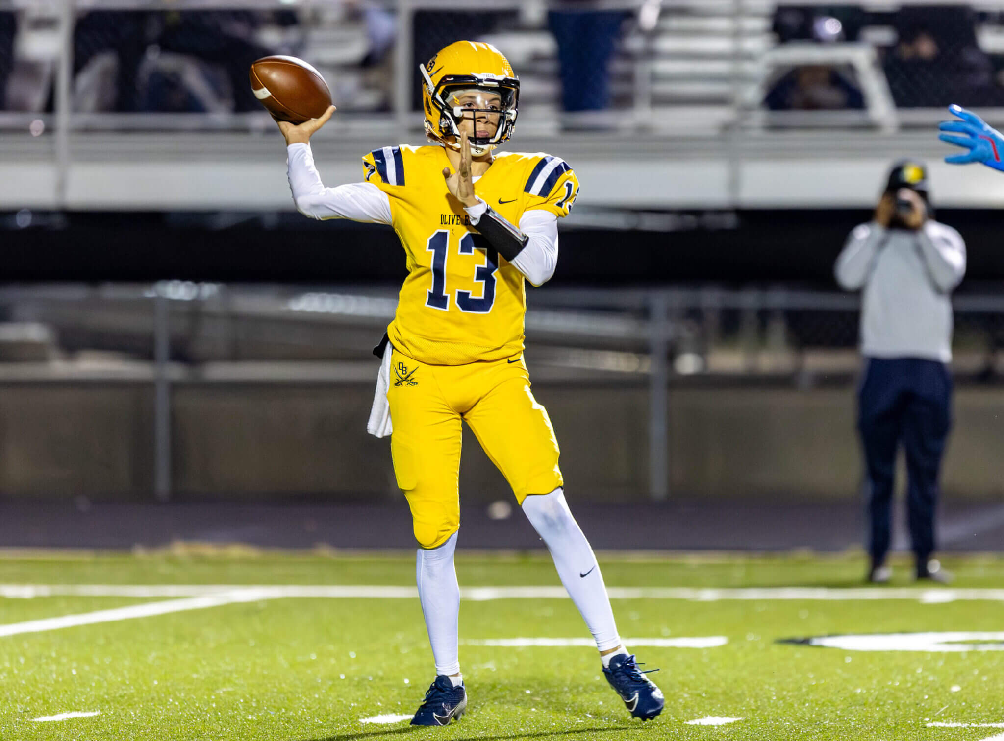 Matthews scores five times in Gators' football win | DeSoto County News