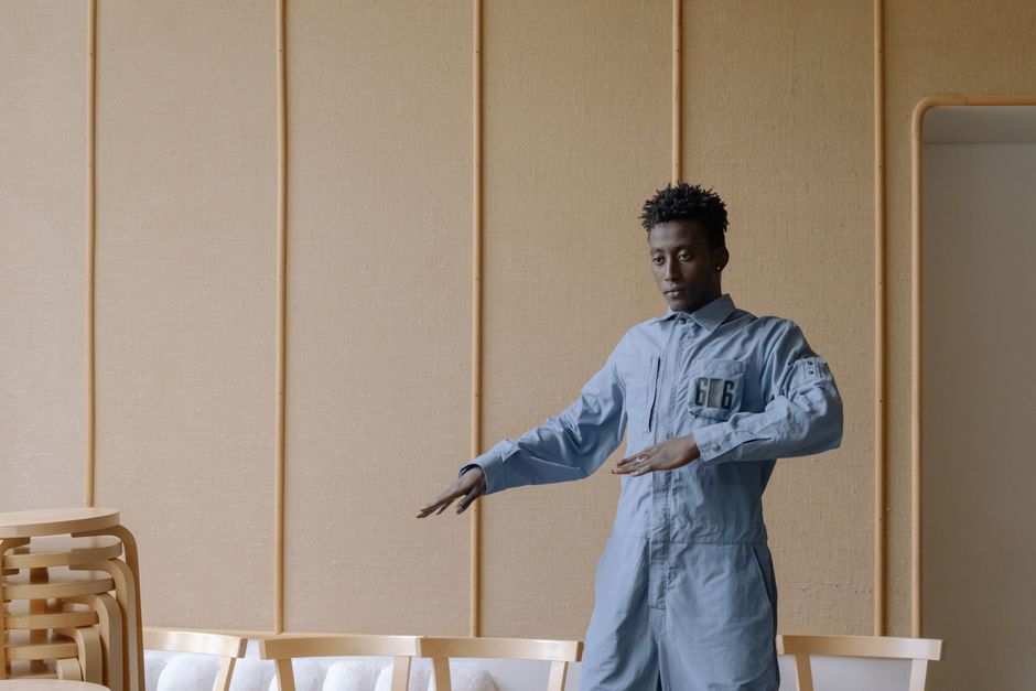 With jumpsuits, wigs and dance moves, these boys and teens keep Elvis ...